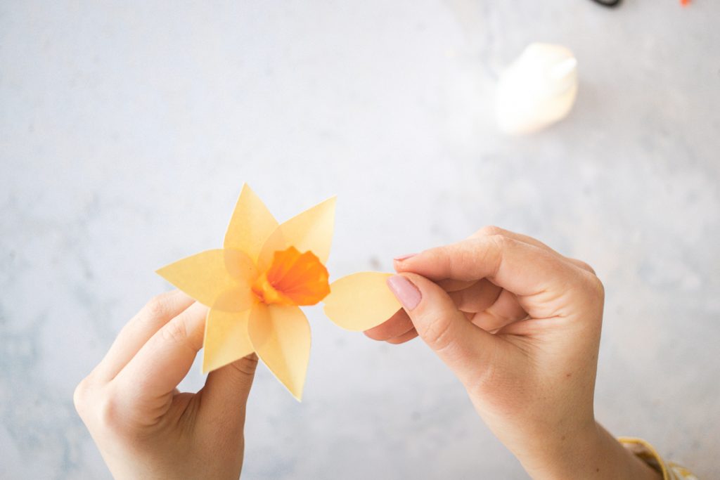 DIY-Idee für Ostern: Osterglocken aus Papier basteln | mit Vorlage ...