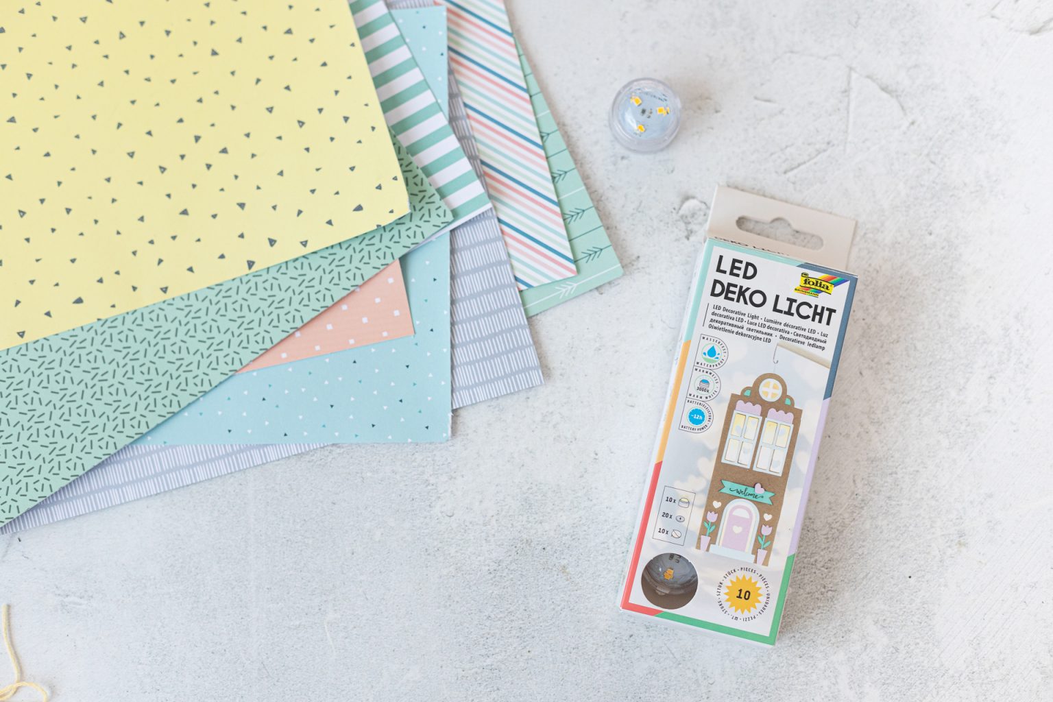 DIY: Bunte Lampions aus Papier basteln
