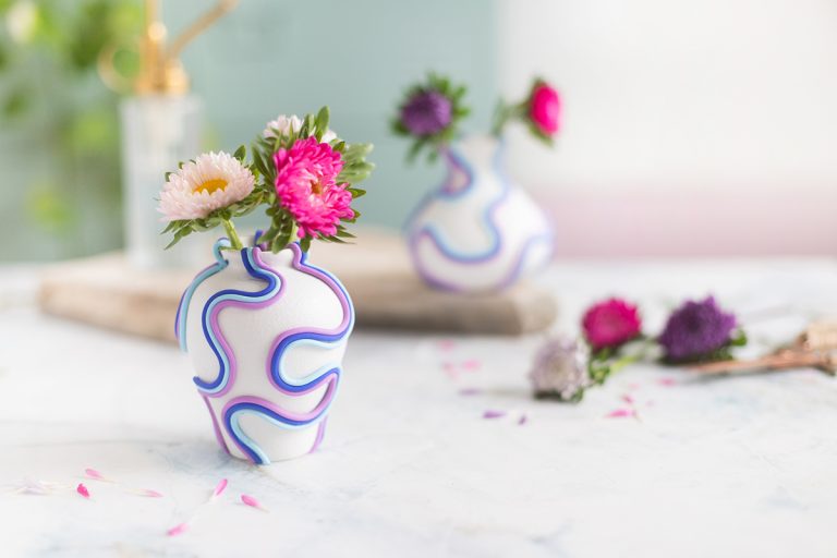 DIY-Deko: Bunte Vasen mit FIMO-Regenbogen gestalten