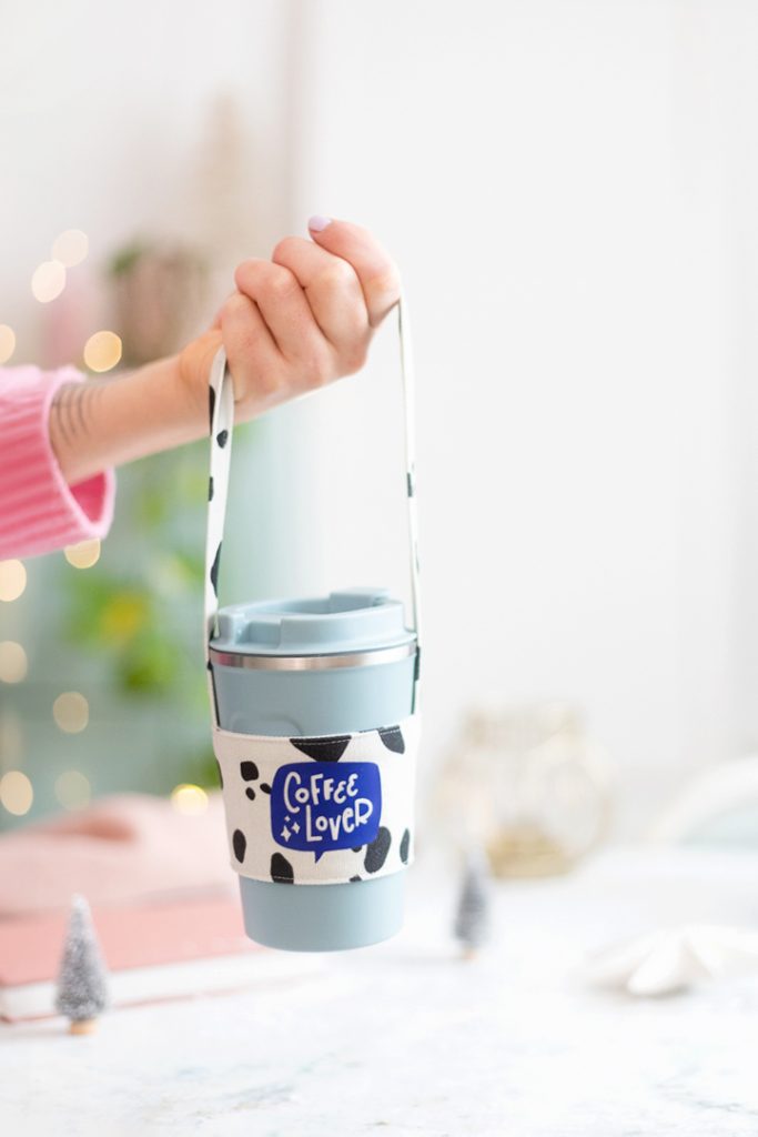 DIY Geschenkidee: Coffee to Go Becherhalter nähen + Vorlage