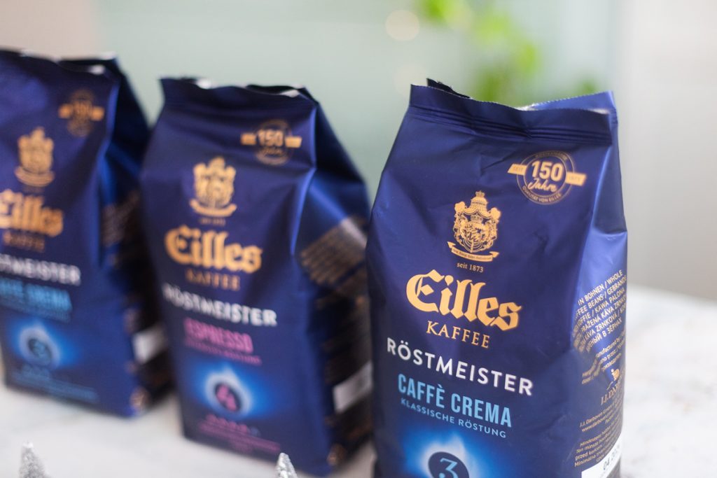 DIY Geschenkidee: Coffee to Go Becherhalter nähen + Vorlage